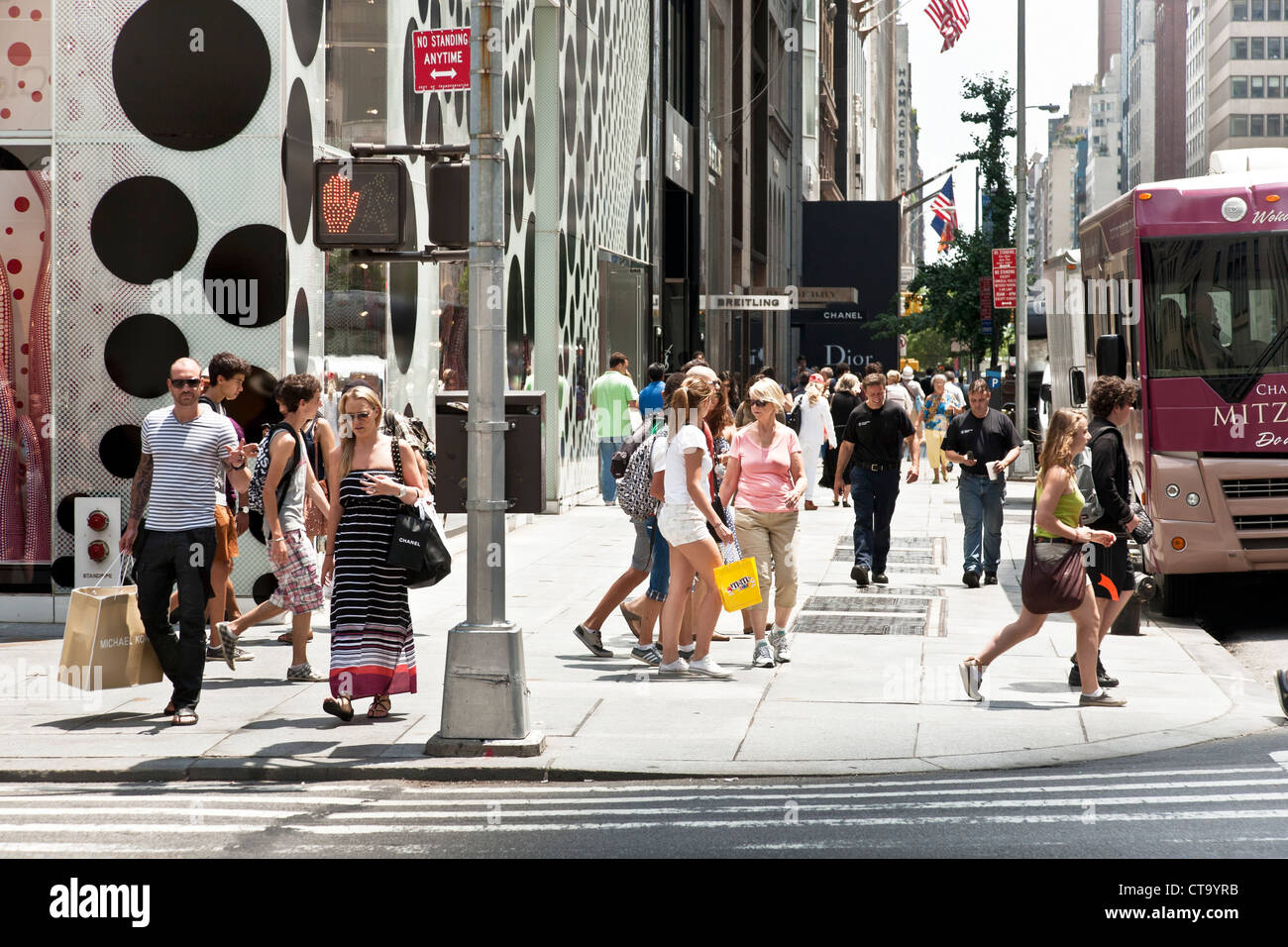 Coin de la 5e avenue Banque de photographies et d’images à haute ...