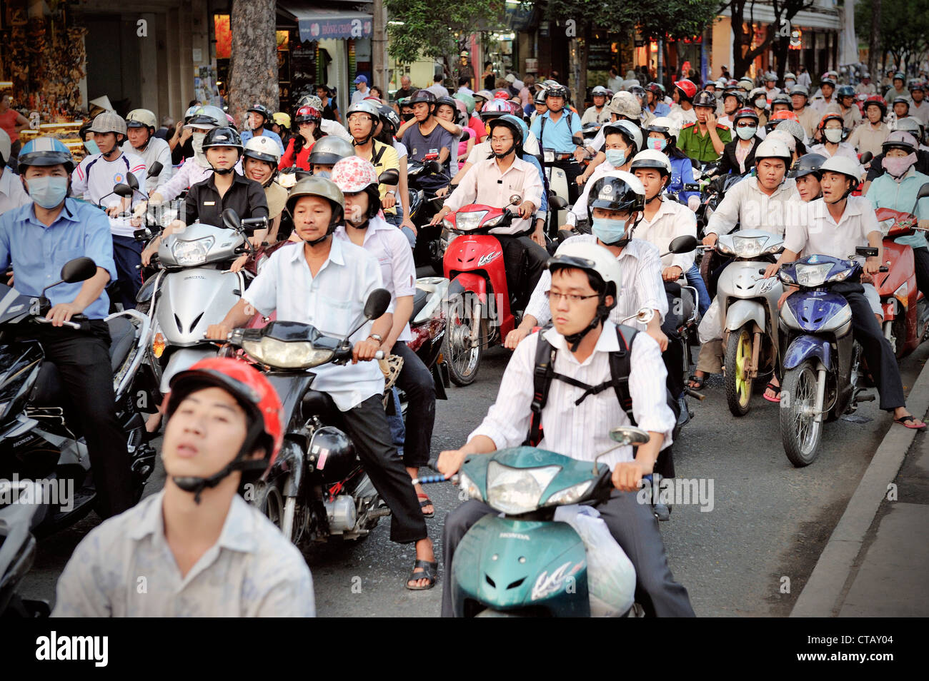 Ho chi minh trafic de la ville Banque de photographies et d’images à ...