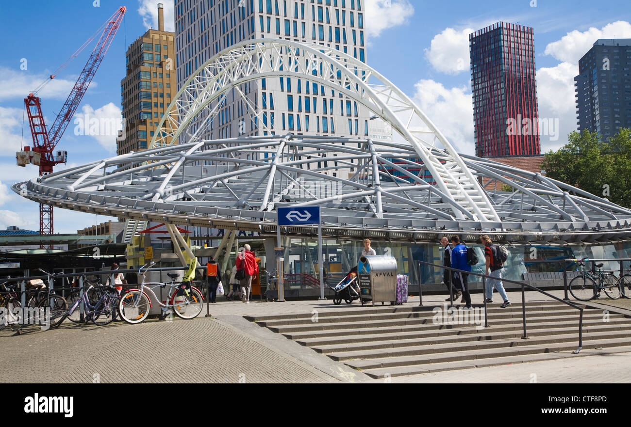 La gare de métro Blaak Rotterdam Pays-Bas Photo Stock - Alamy
