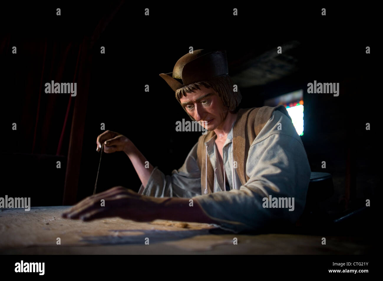 Sculpture de Christophe Colomb dans une reproduction de la Caravelle ...