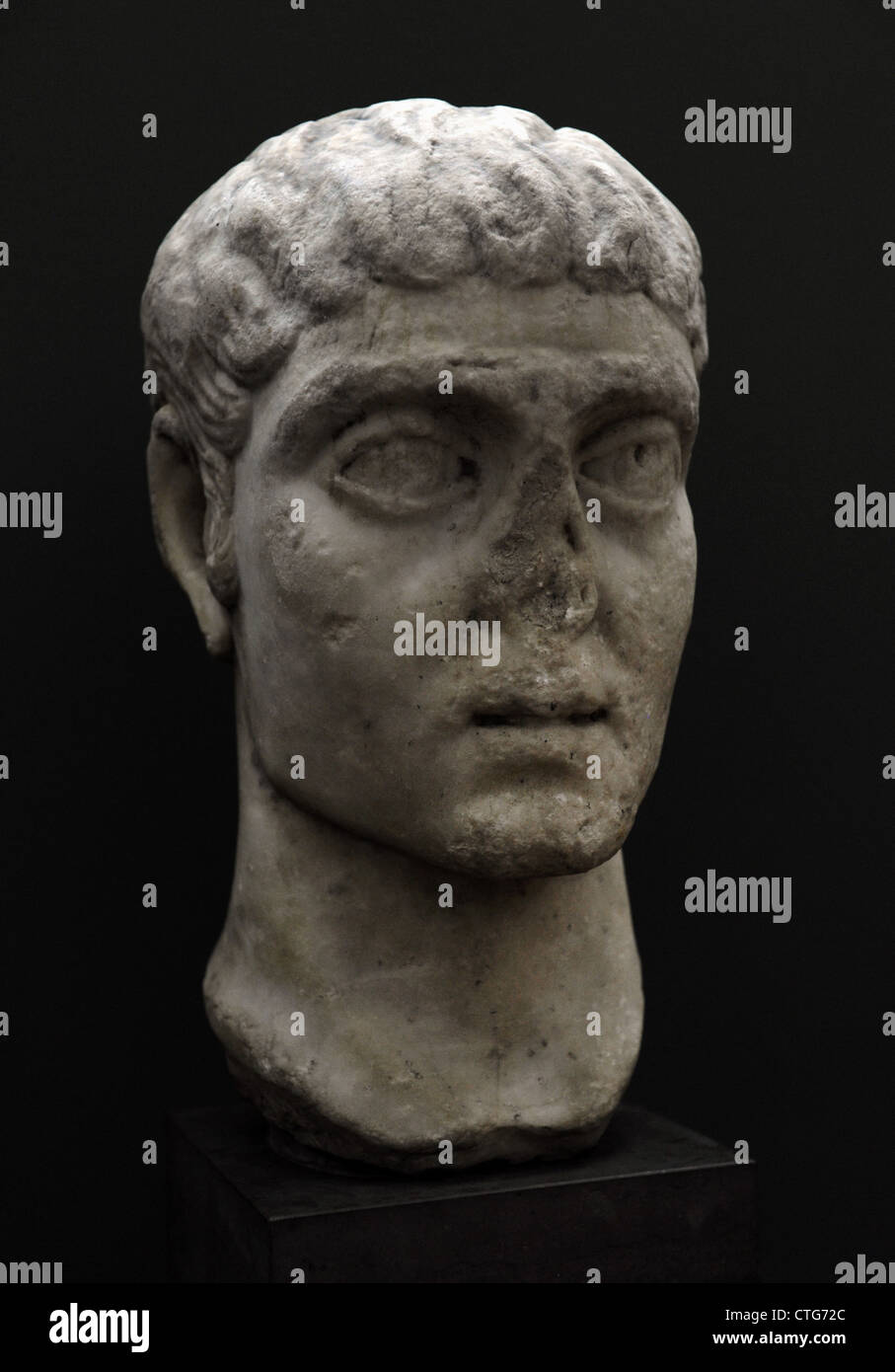 Tête De L'empereur Constantin Banque d'image et photos - Alamy