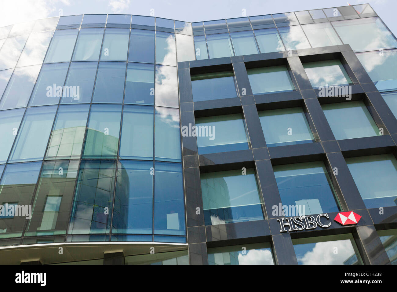 Le bâtiment de la banque privée HSBC sur le boulevard d'Avranches dans ...