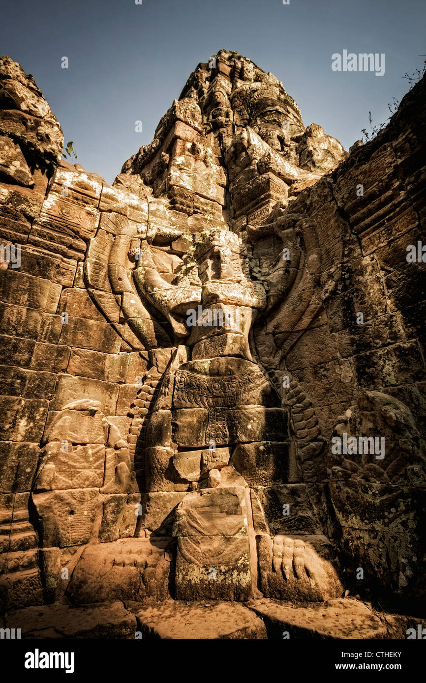 Garuda shrine Banque de photographies et d’images à haute résolution ...