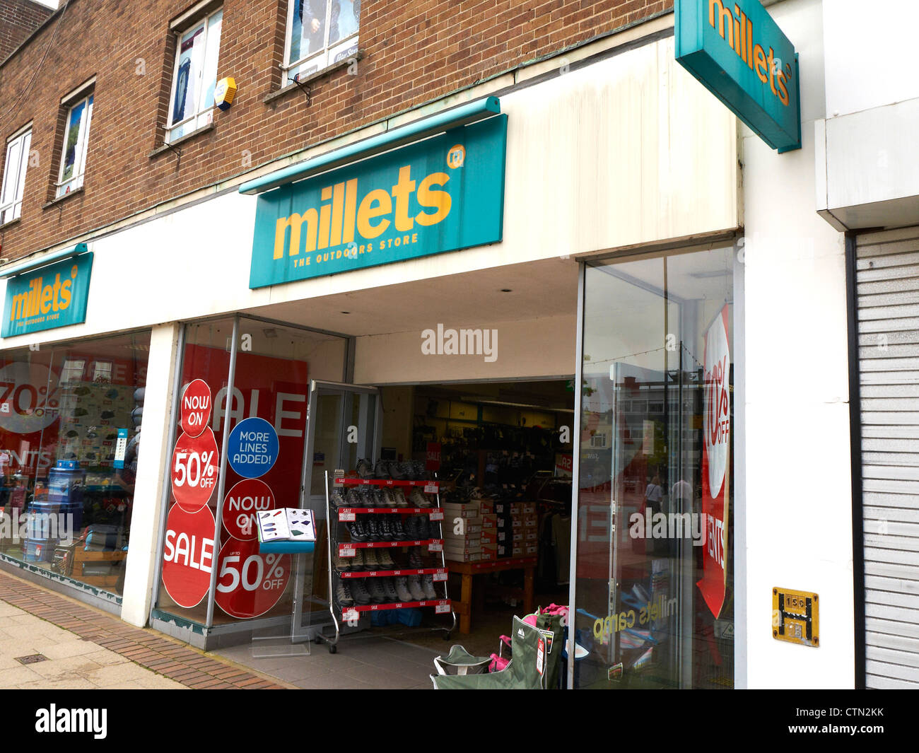 Millets shop Banque de photographies et d’images à haute résolution - Alamy
