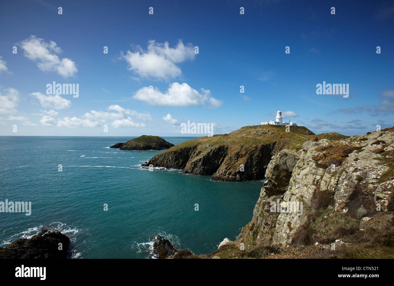 Strumble head lighthouse Banque de photographies et d’images à haute ...