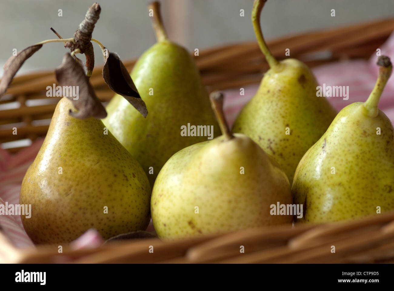 Pear guyot fruit Banque de photographies et d’images à haute résolution ...