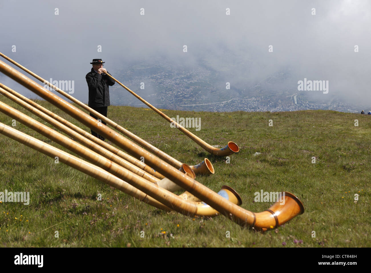 Nendaz alphorn festival Banque de photographies et d’images à haute ...