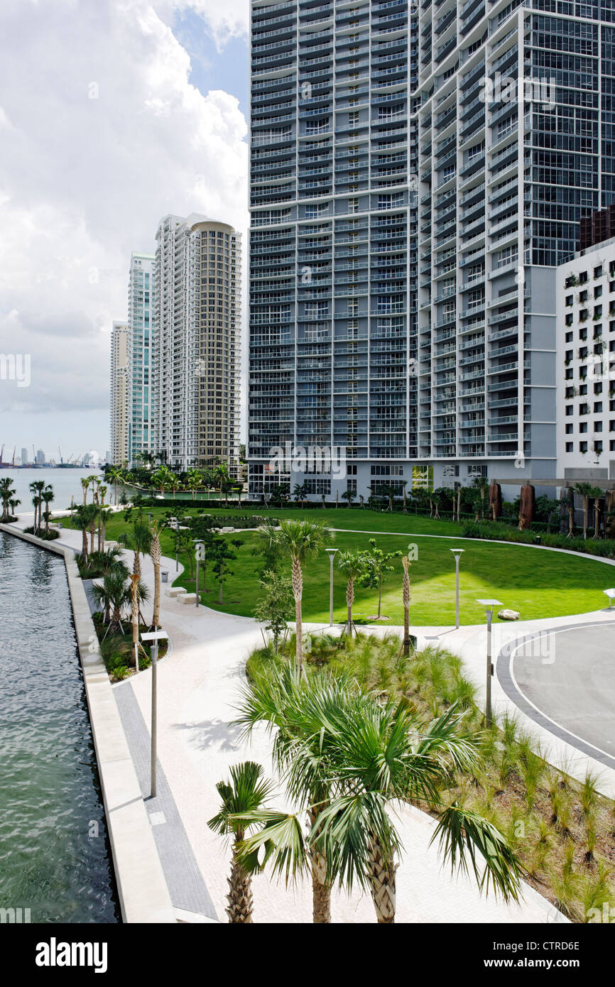 Miami river walk Banque de photographies et d’images à haute résolution ...