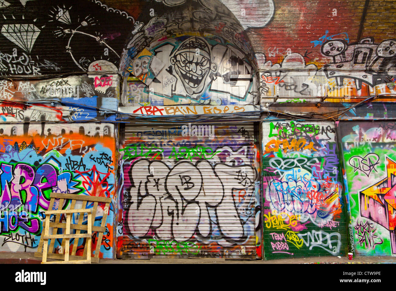 Graphiti wall Banque de photographies et d’images à haute résolution ...