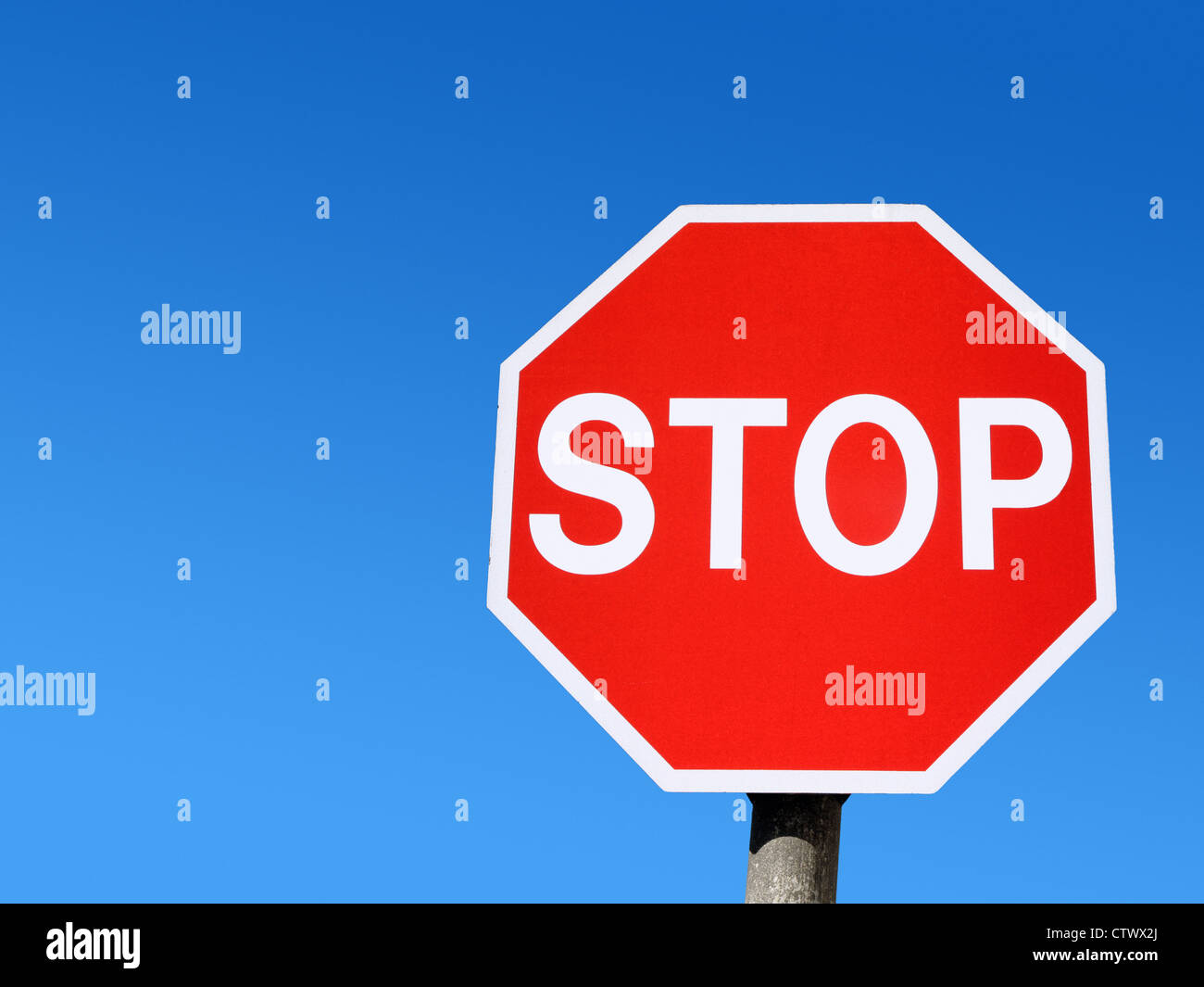 Octagonal stop sign Banque de photographies et d’images à haute ...