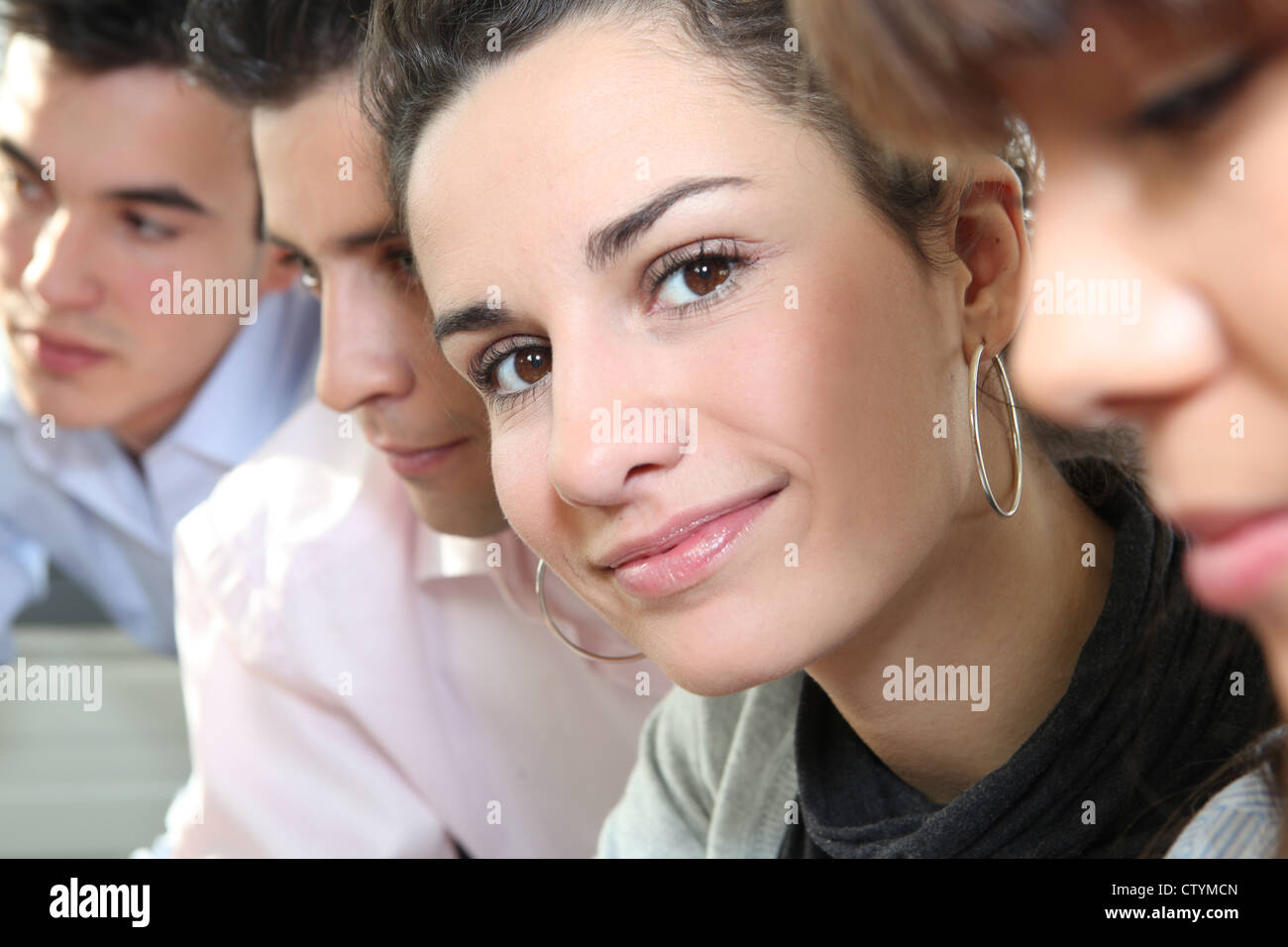 Plusieurs adultes ensemble Banque de photographies et d’images à haute ...