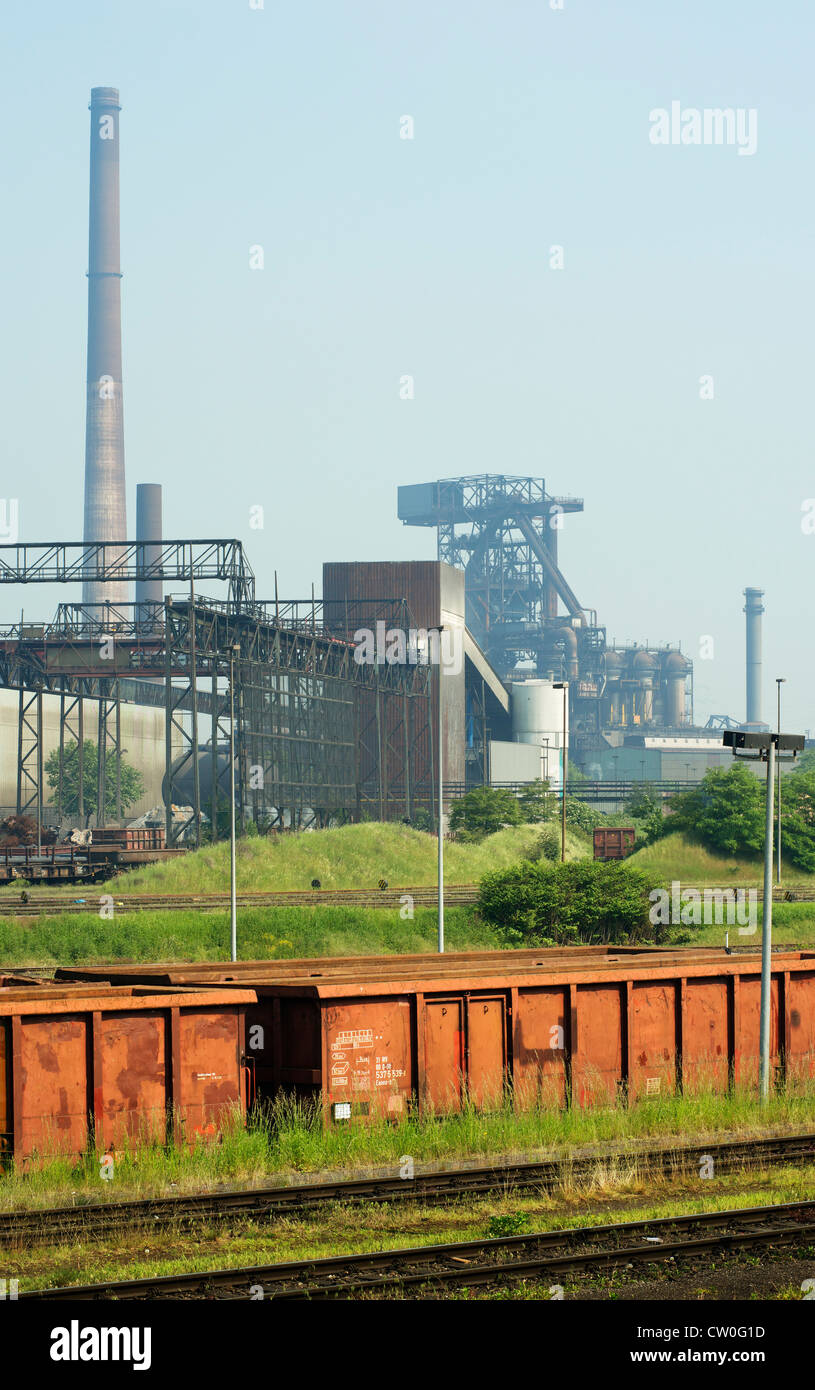 Train factory Banque de photographies et d’images à haute résolution ...