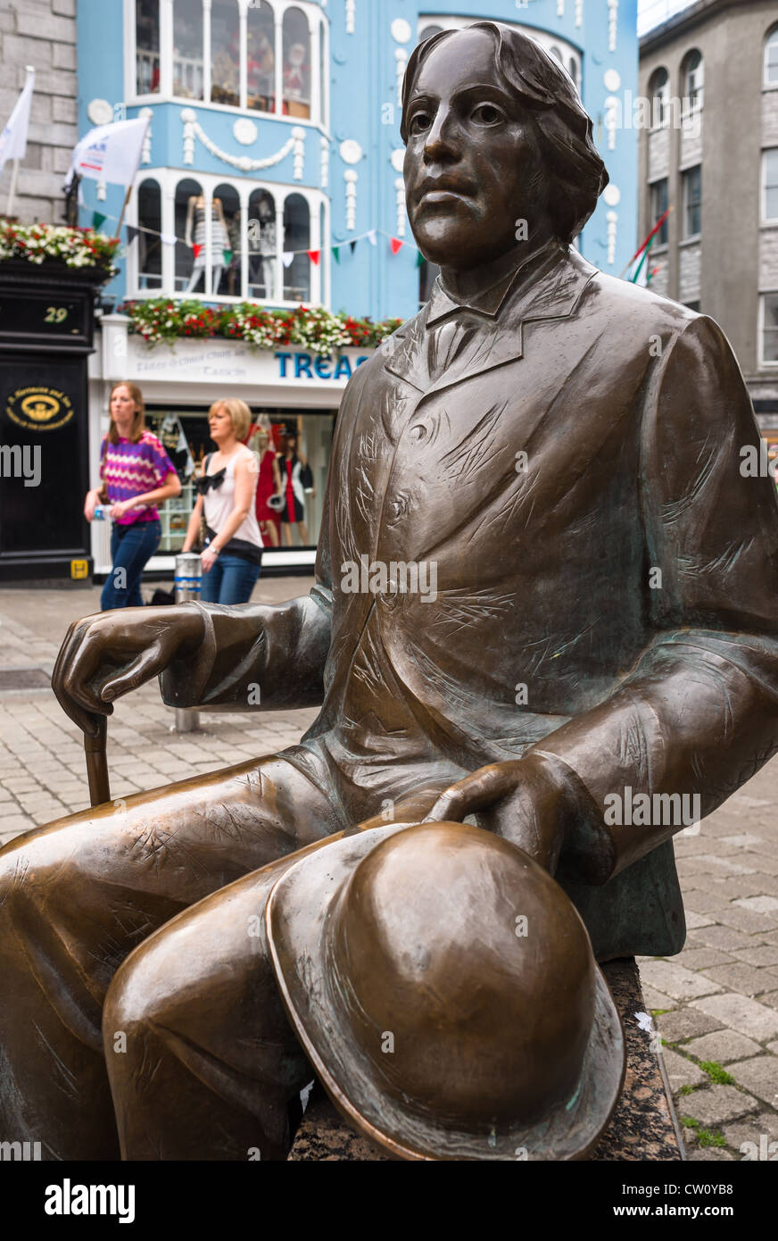 Oscar wilde sculpture galway ireland Banque de photographies et d ...