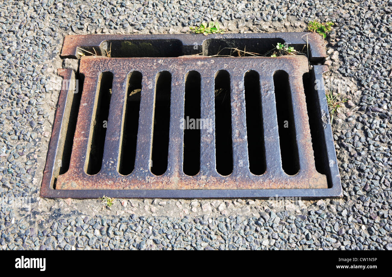 Drain routier Banque de photographies et d’images à haute résolution ...