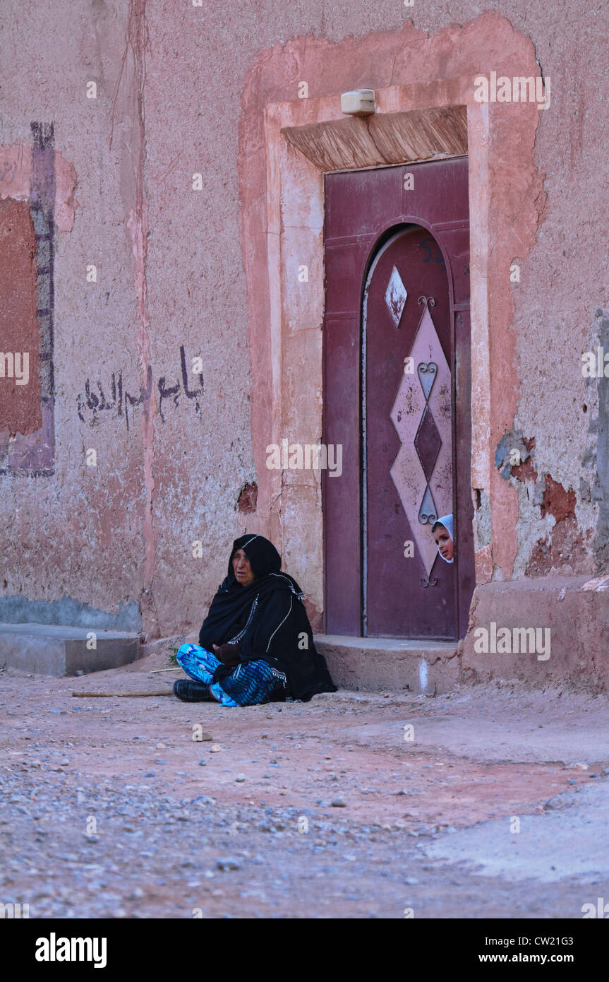 Vallée des roses, maroc Banque de photographies et d’images à haute ...