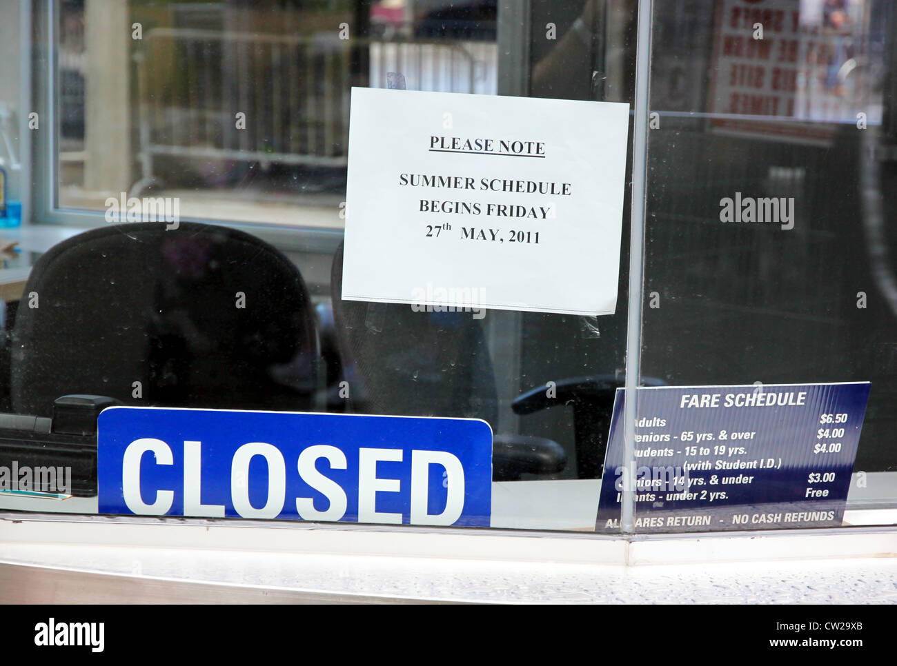 Ticket office closed Banque de photographies et d’images à haute ...