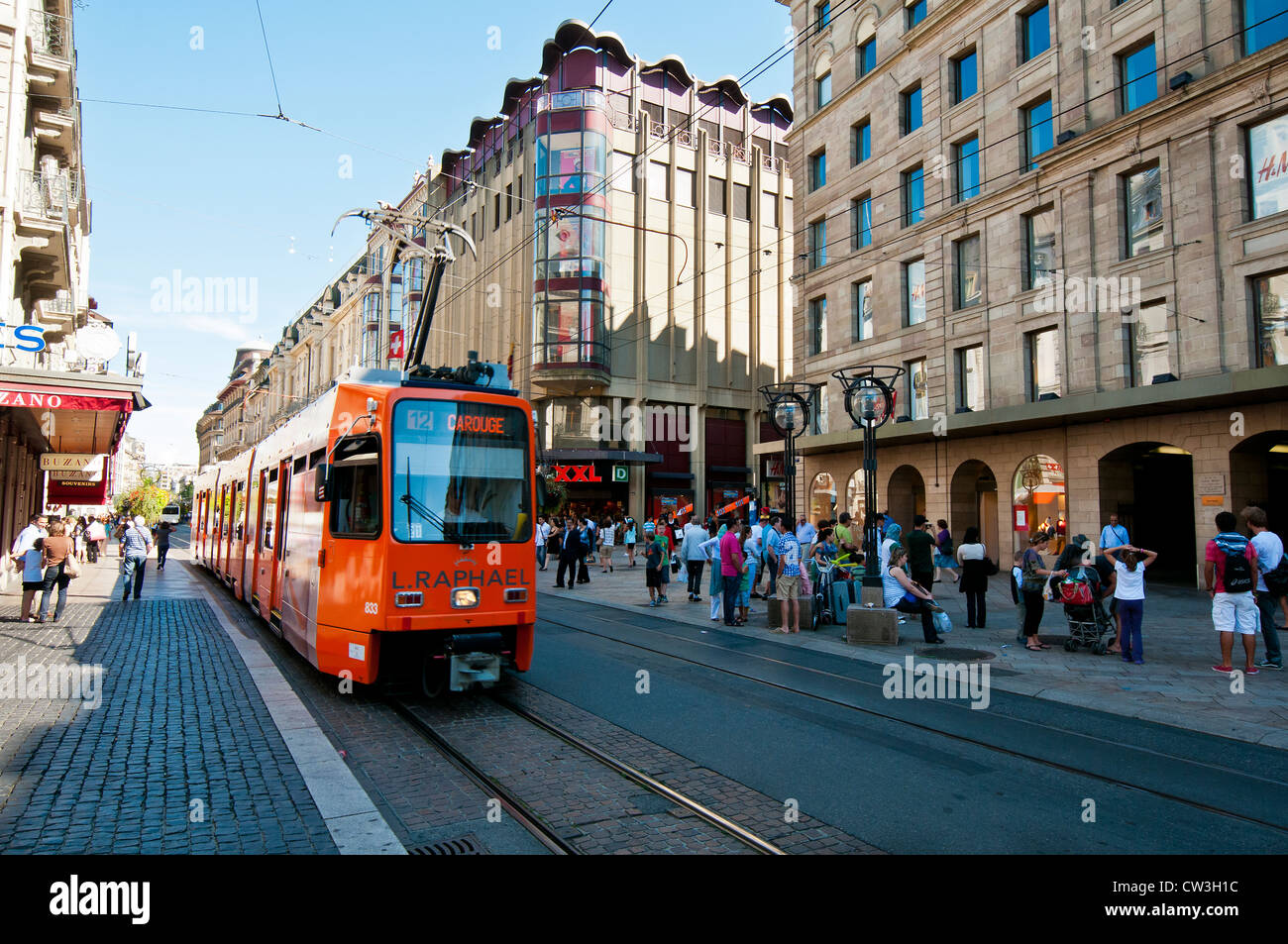 Rue du rhône geneva switzerland Banque de photographies et d’images à ...