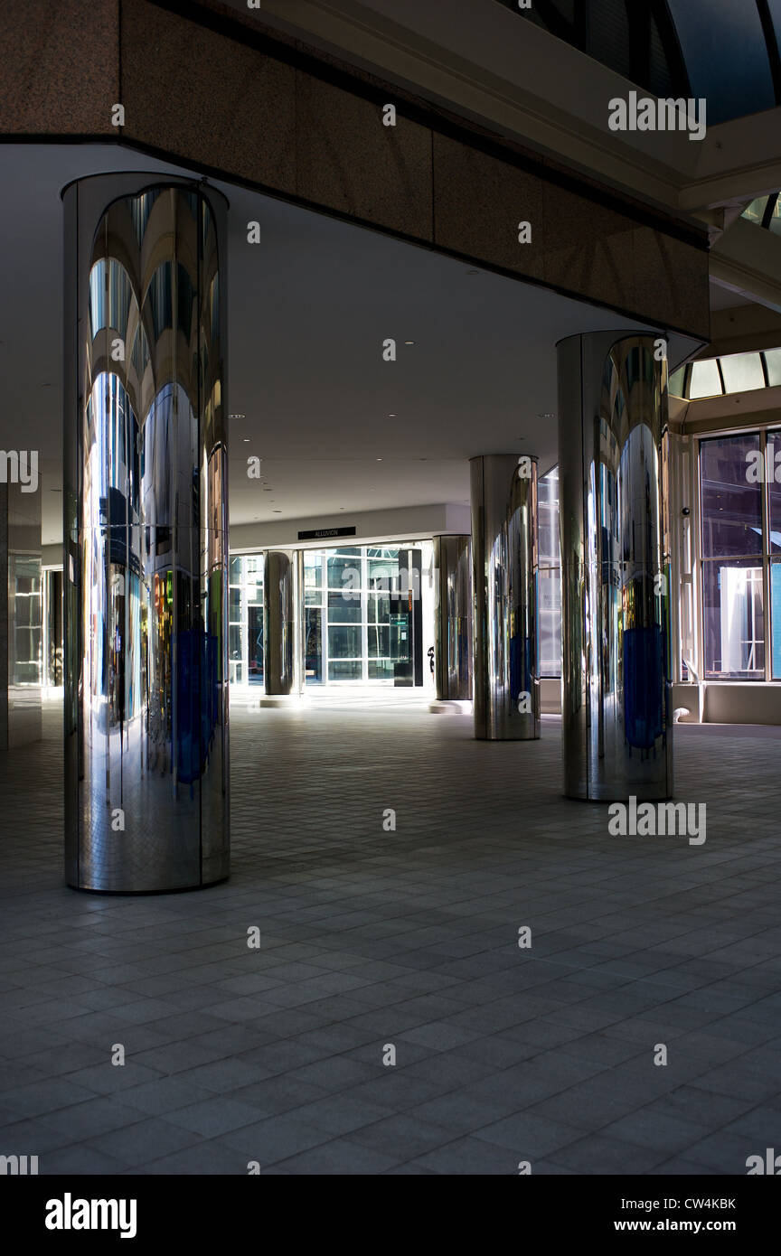 Pilares de un edificio Banque de photographies et d’images à haute ...