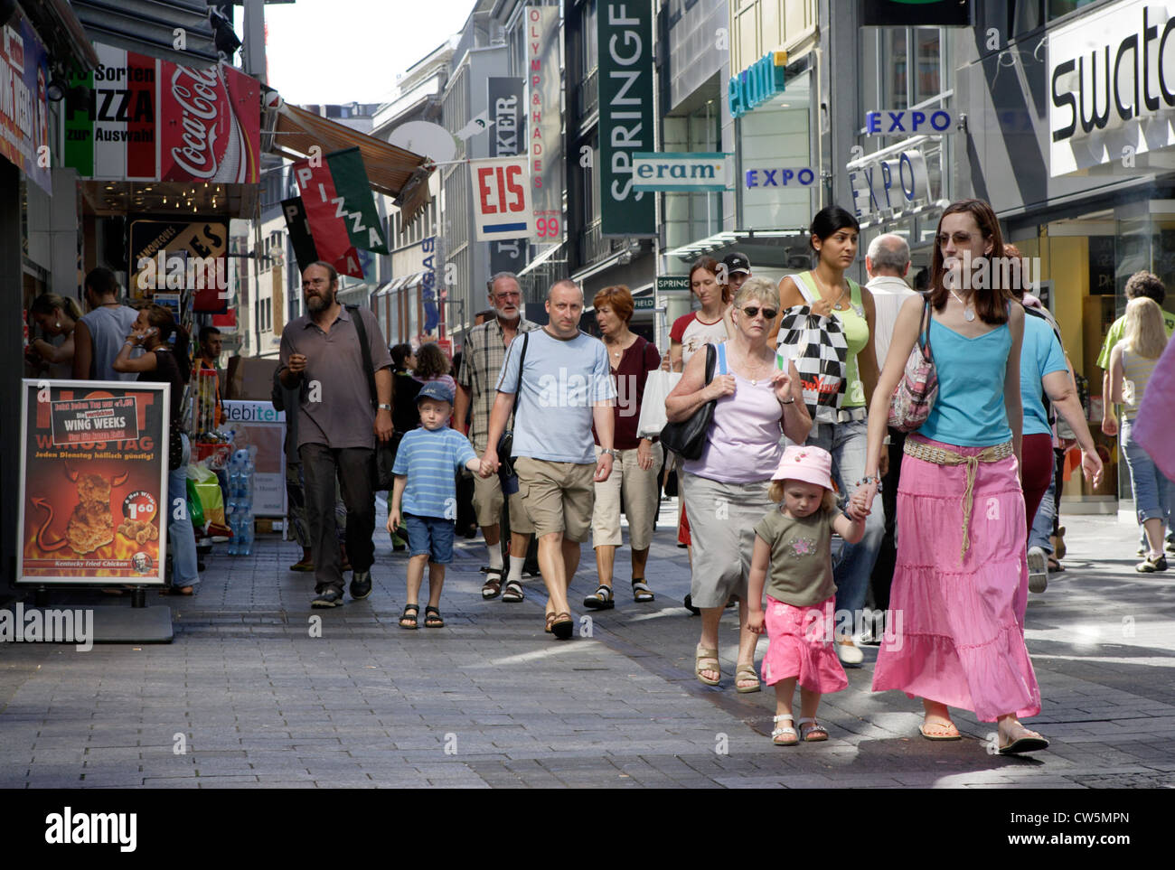 Shopping street cologne Banque de photographies et d’images à haute ...