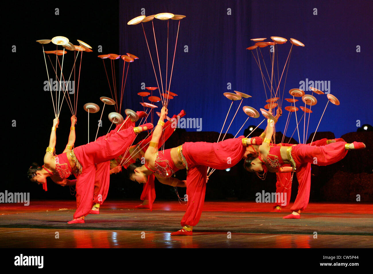 Assiettes chinoises de cirque Banque de photographies et d’images à ...