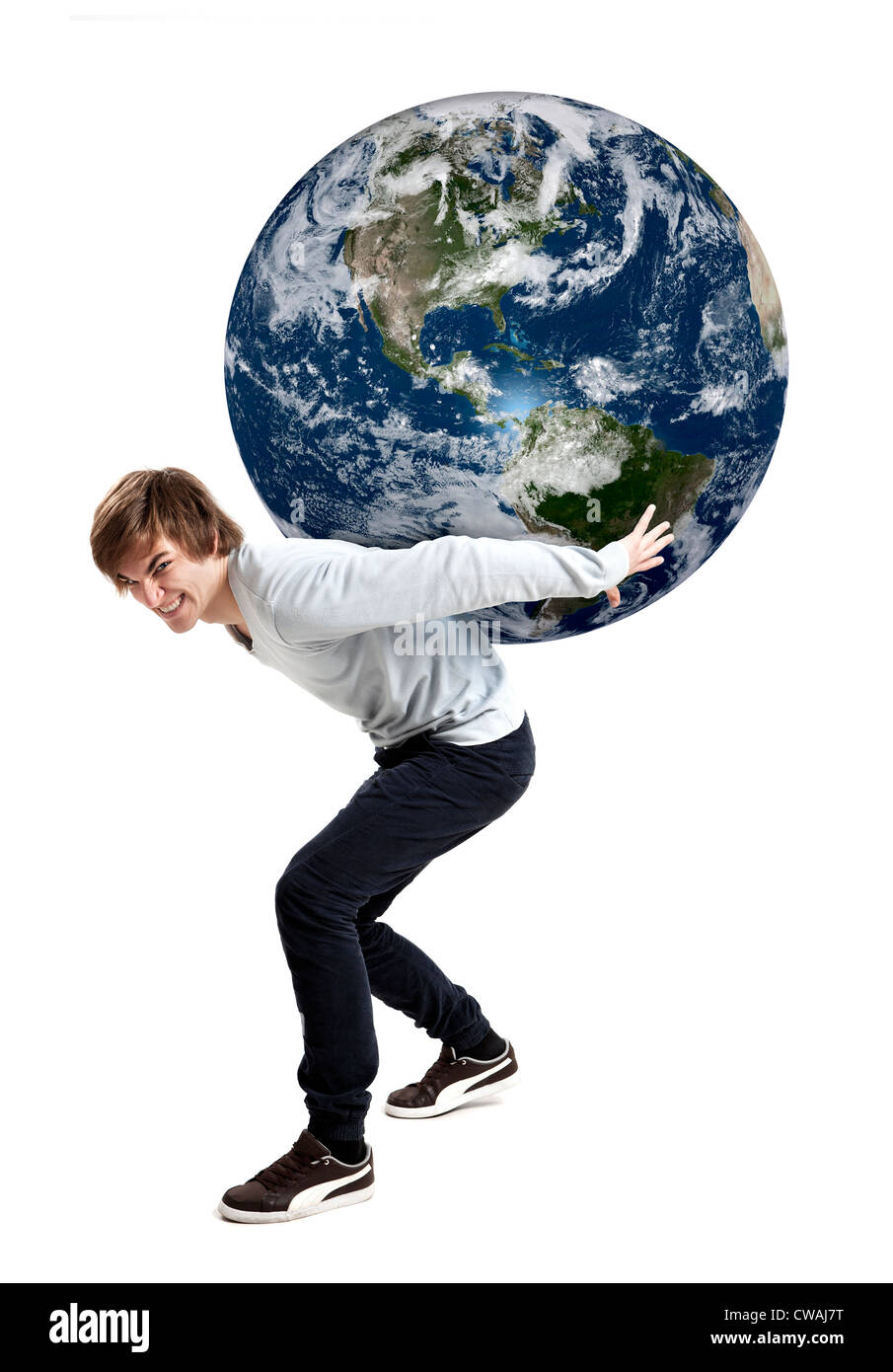 Beau jeune homme prendre soin de la planète Terre sur son dos, isolated ...