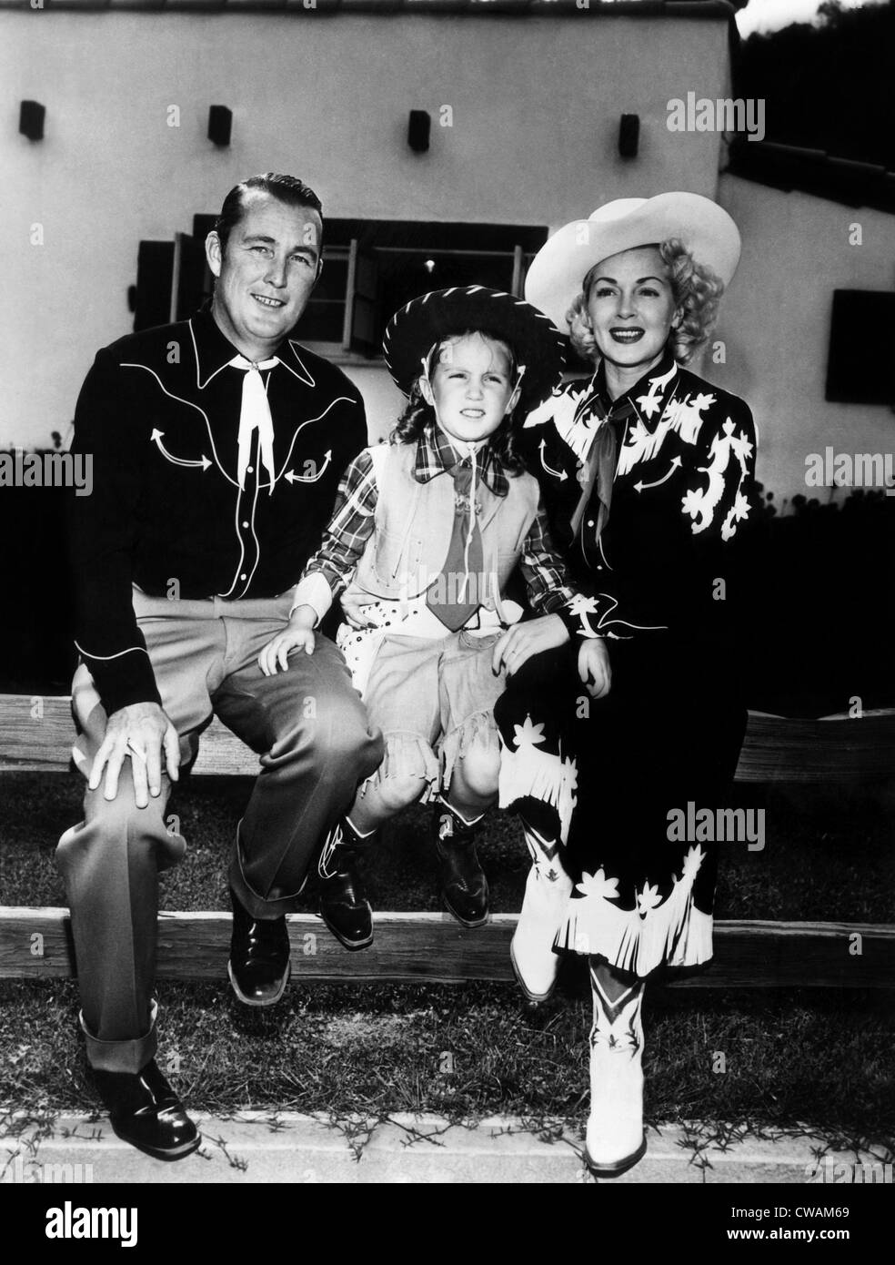 L'actrice Lana Turner (extrême droite), avec son mari Bill Topping ...