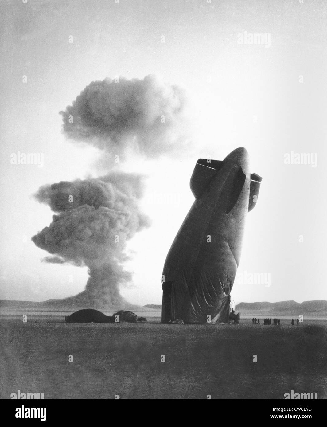 Explosion de dirigeable Banque de photographies et d’images à haute ...