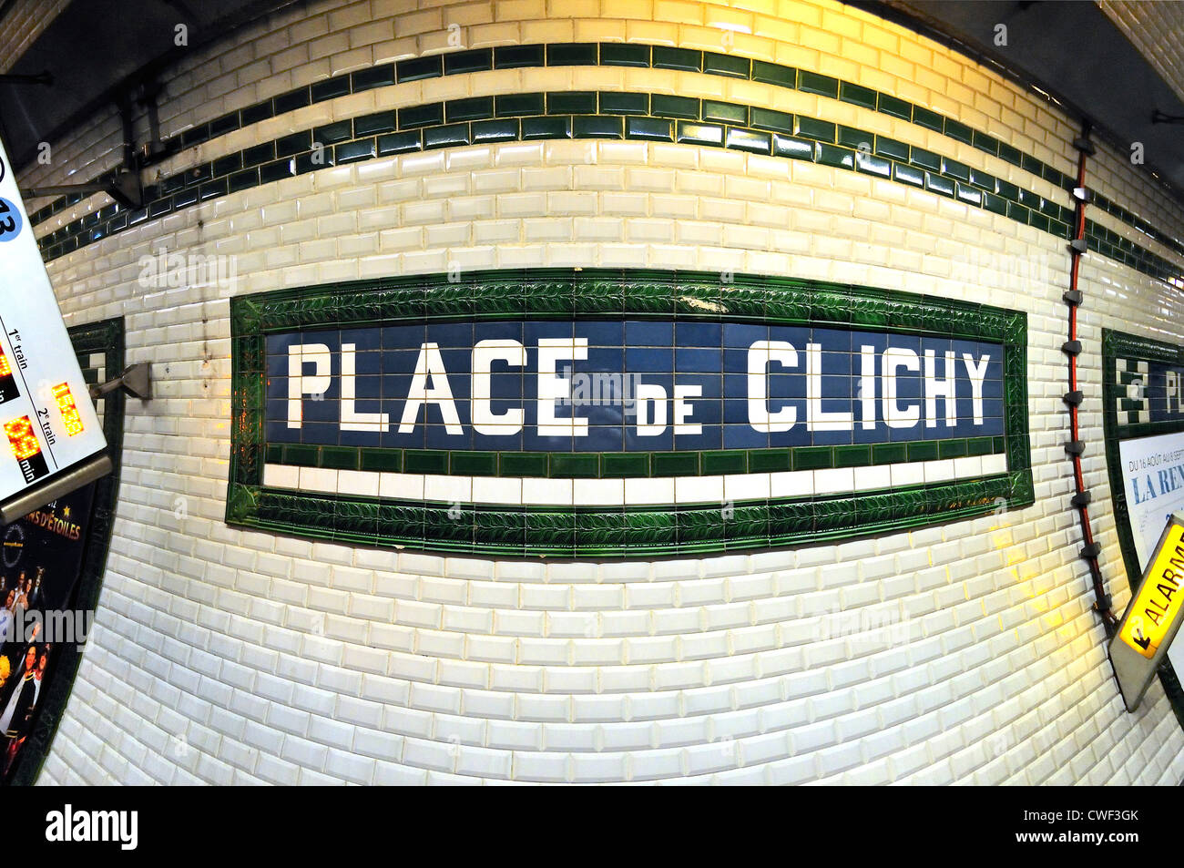 Station de métro place de clichy Banque de photographies et d’images à ...