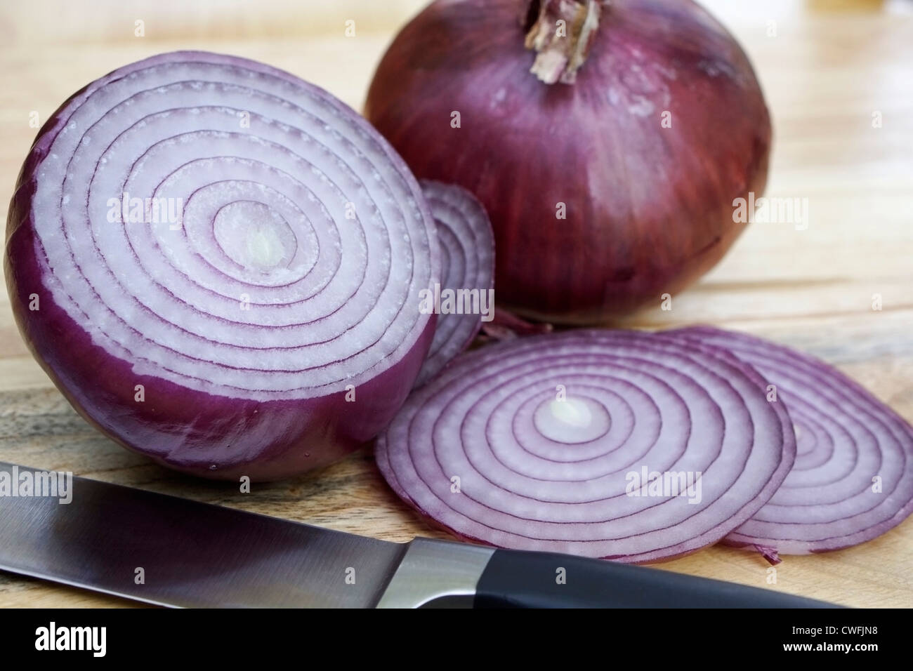 Tranches d'oignon rouge Banque de photographies et d’images à haute ...
