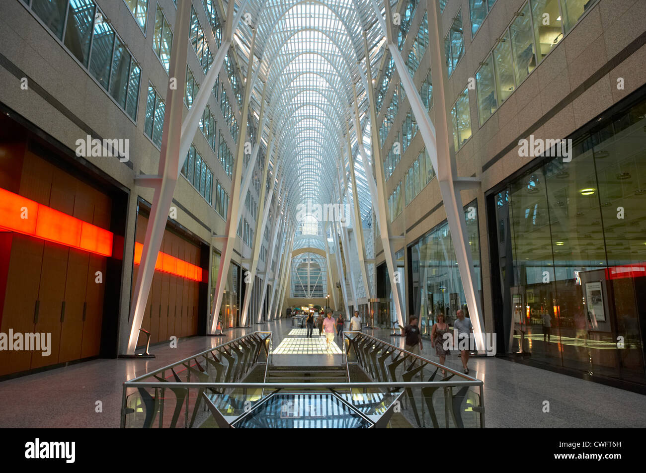 Bce place santiago calatrava toronto Banque de photographies et d ...