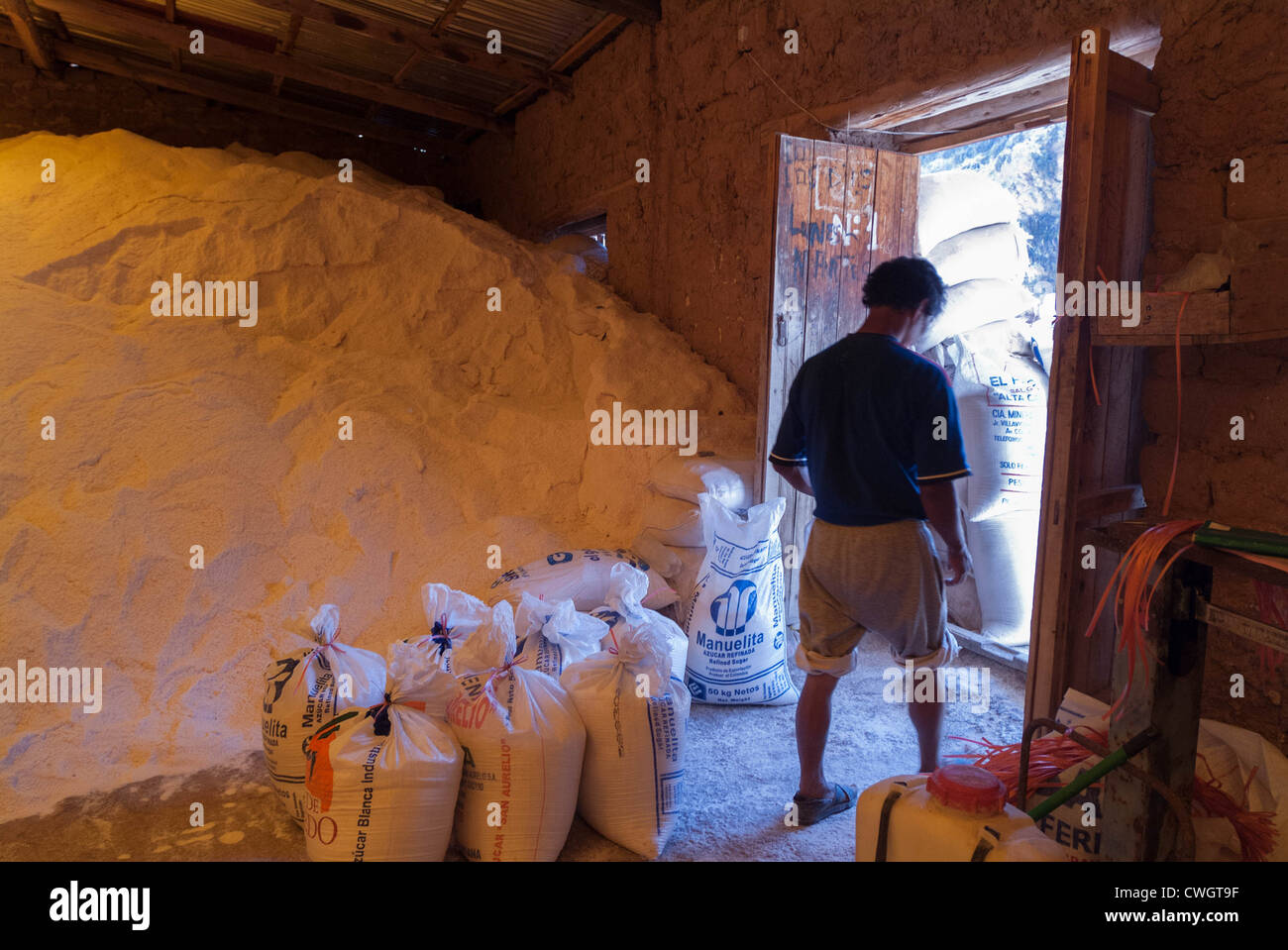 Salinas de Maras, (mine de sel) Vallée de l'Urubamba, au Pérou Photo ...