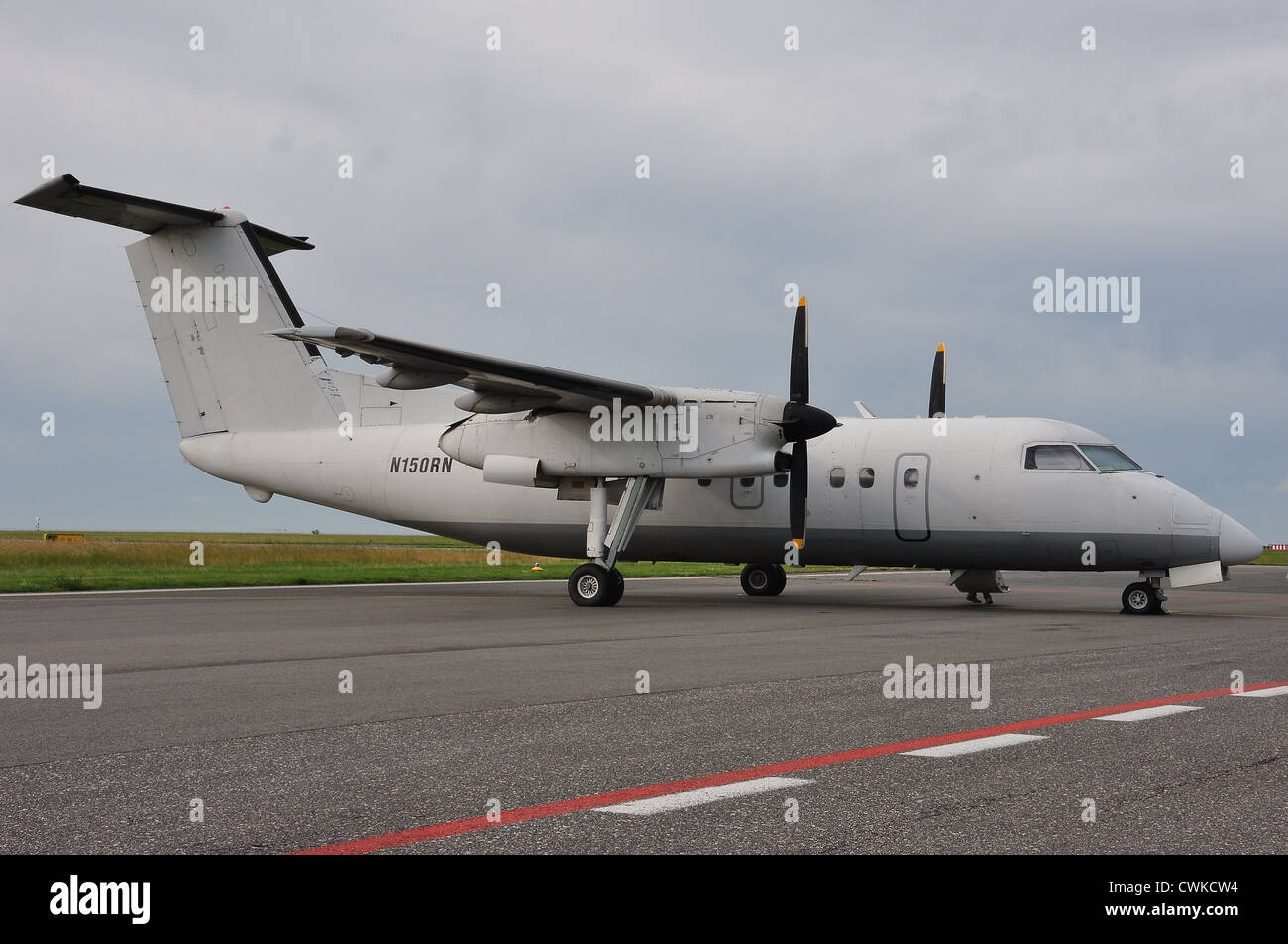 De havilland canada dhc 8 dash 8 Banque de photographies et d’images à ...