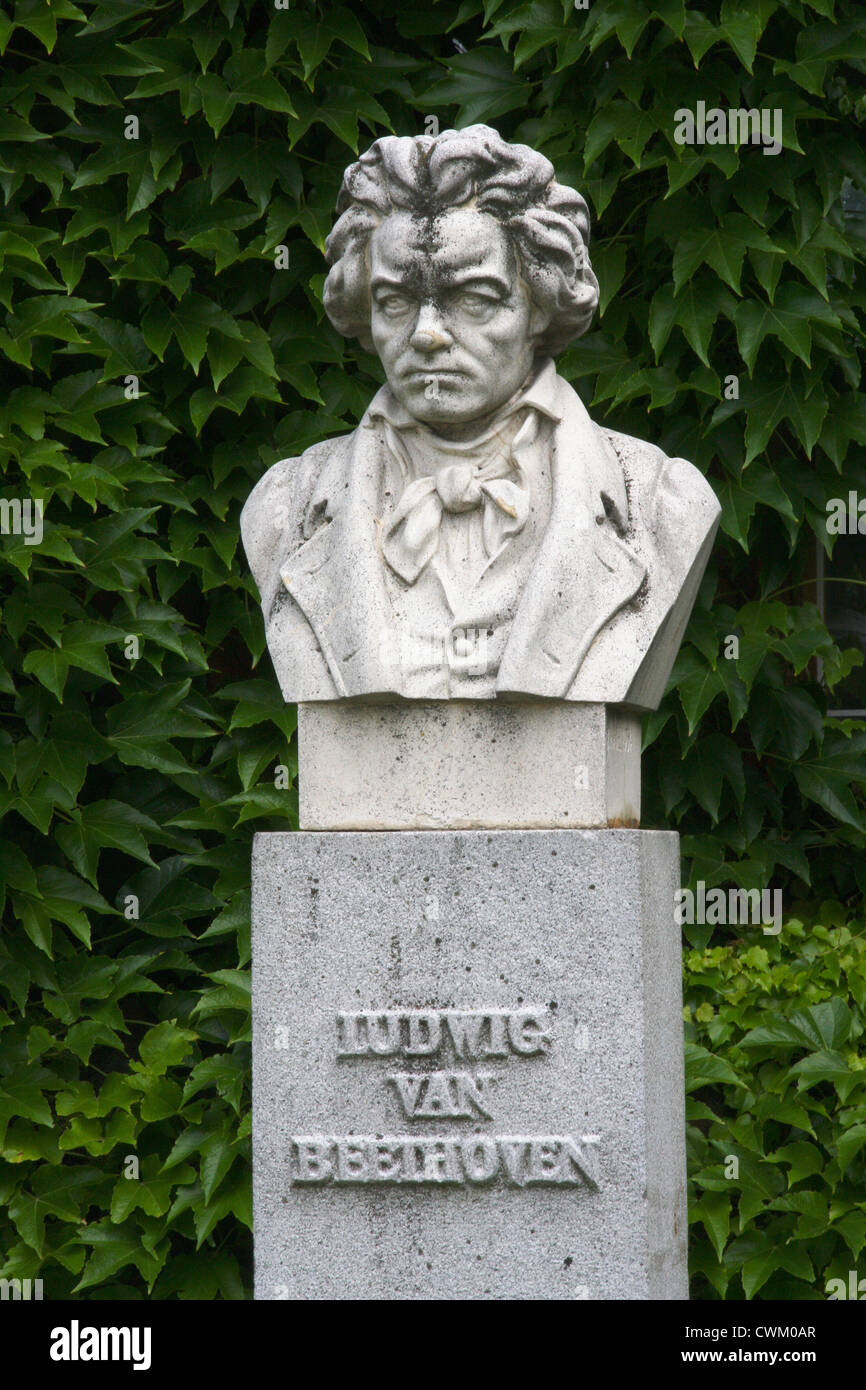 Buste de ludwig van beethoven Banque de photographies et d’images à ...