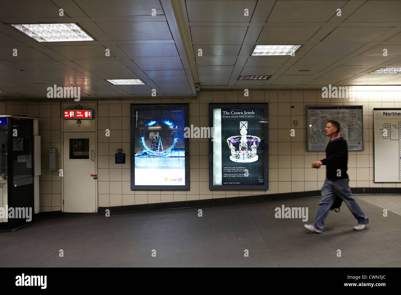 Underground advertising poster Banque de photographies et d’images à ...