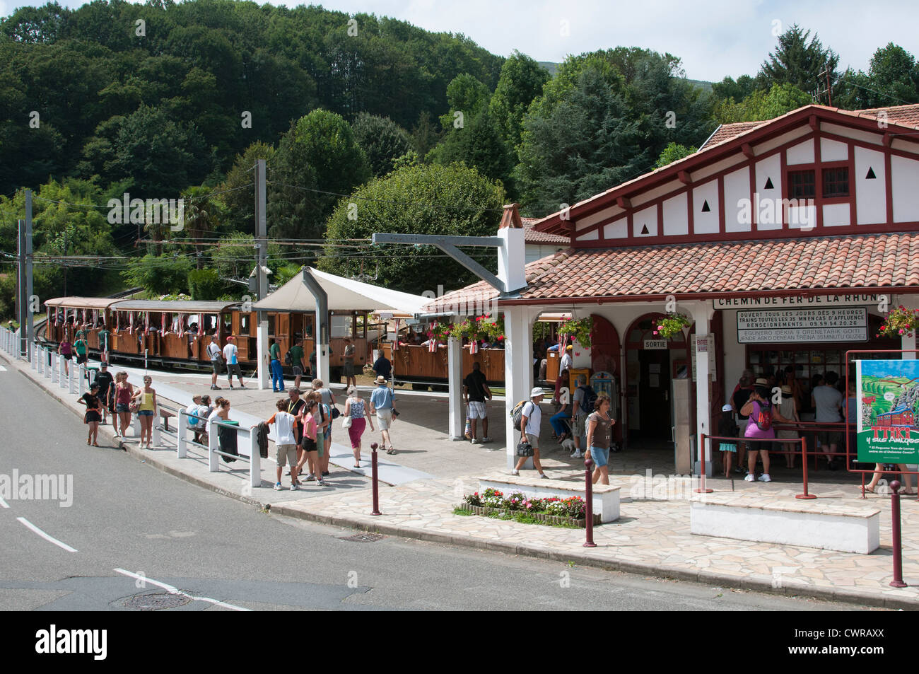 Le Petit Train de La Rhune, un train de montagne dans le Pays Basque à ...