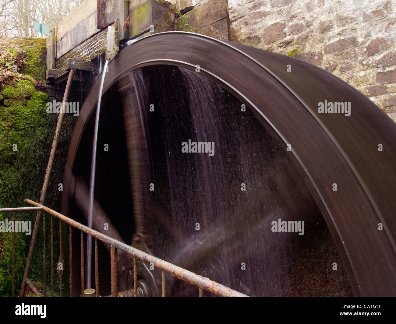 Roue hydraulique en rotation Banque de photographies et d’images à ...