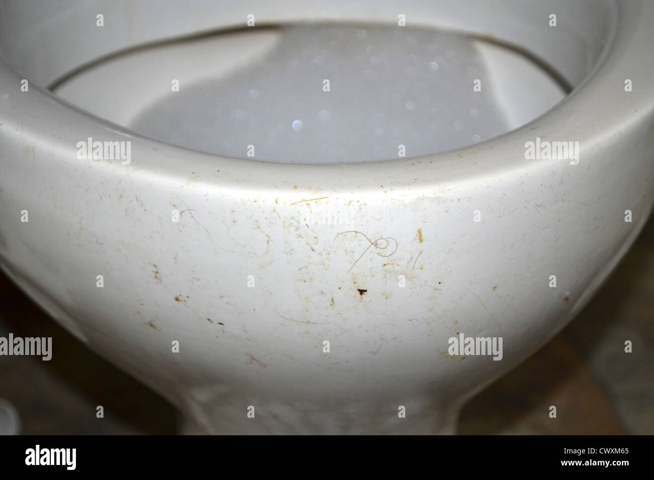 Toilettes sales Banque de photographies et d’images à haute résolution ...