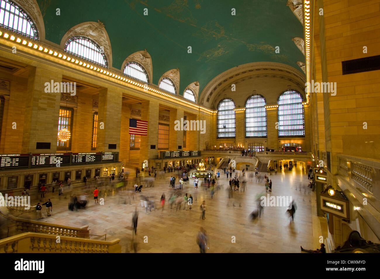 Grand plafond de la gare centrale Banque de photographies et d’images à ...