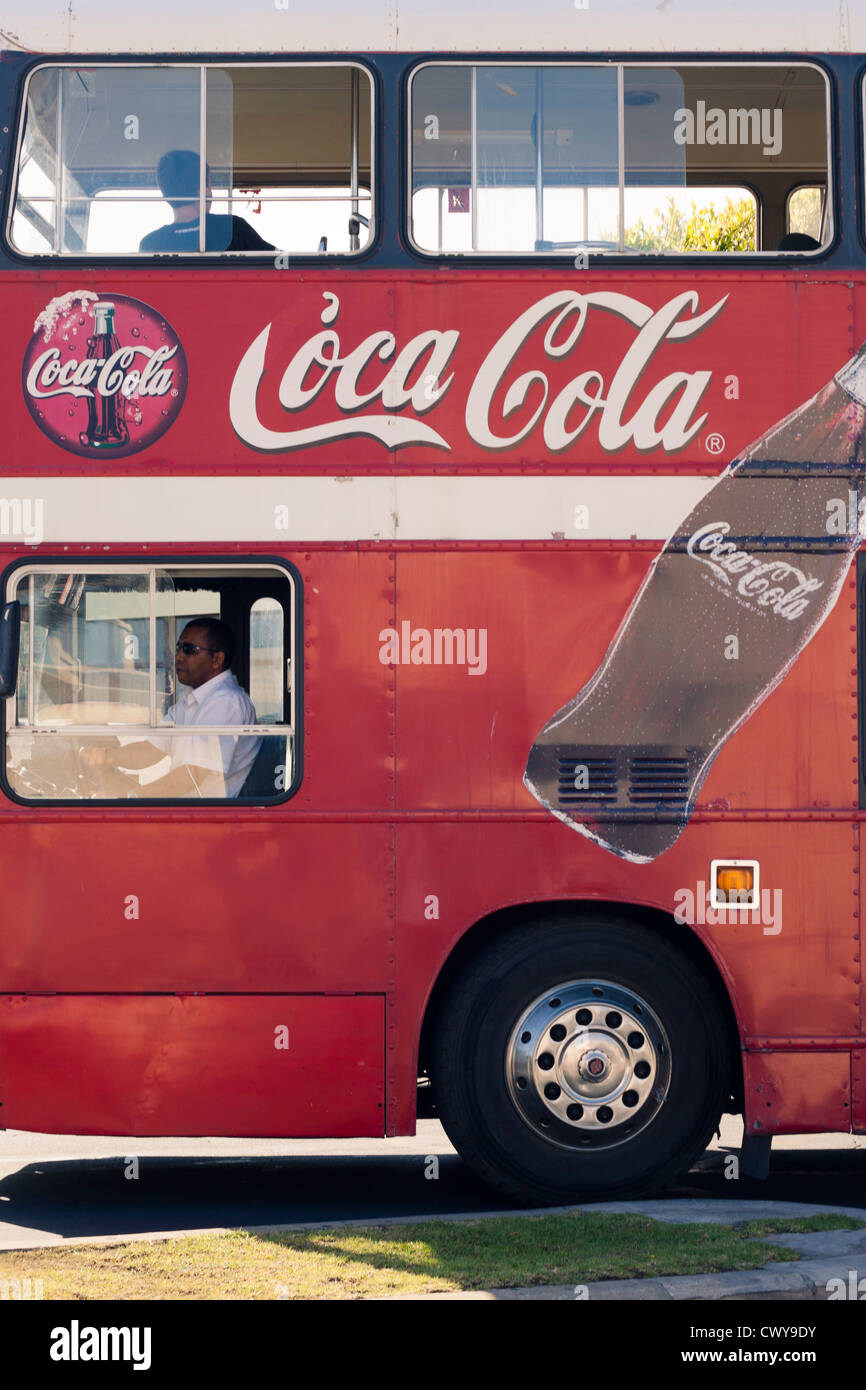 Coca cola bus Banque de photographies et d’images à haute résolution ...