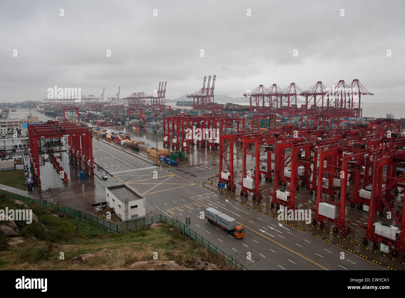 Yangshan port Banque de photographies et d’images à haute résolution ...