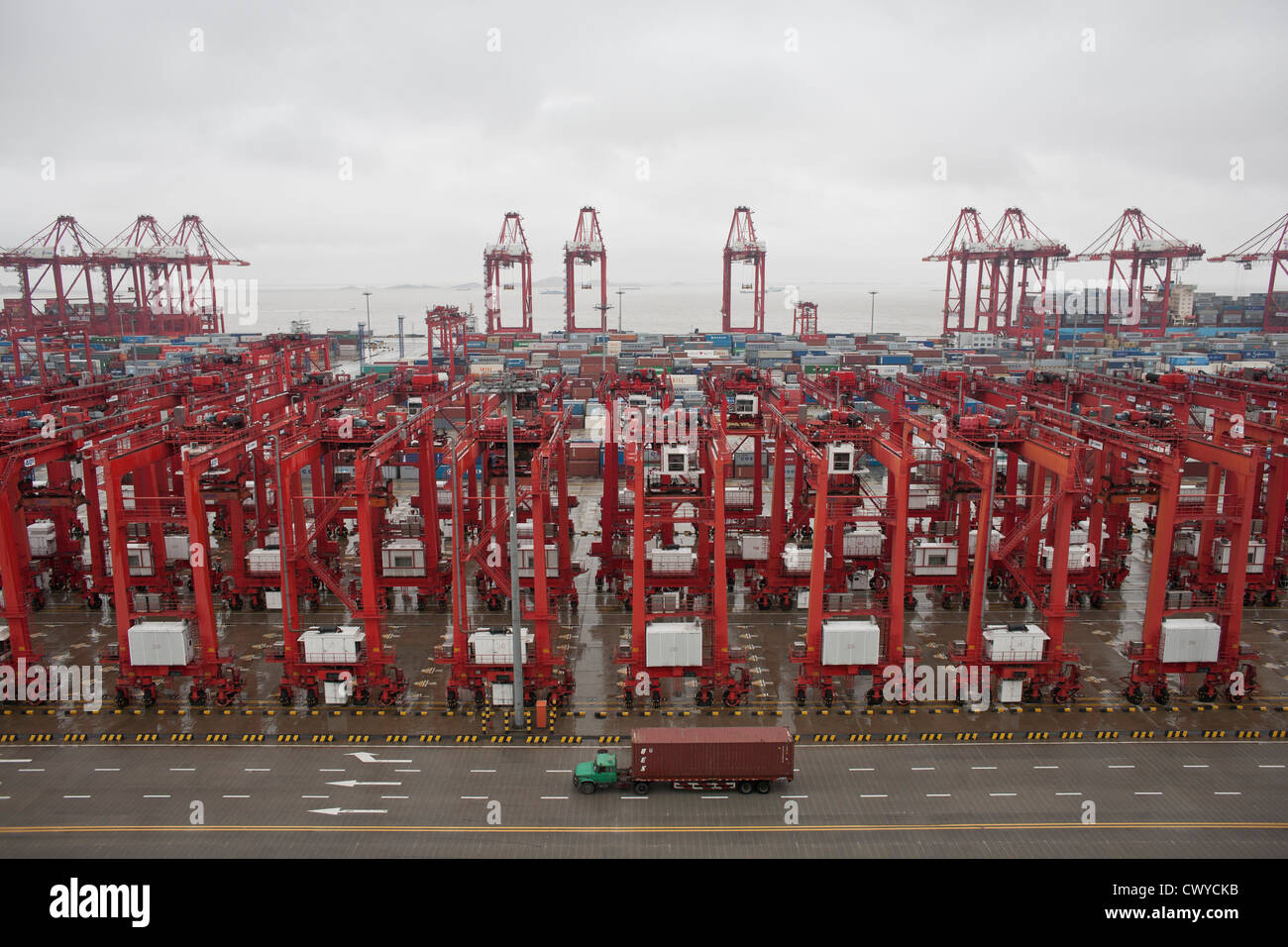 Yangshan port Banque de photographies et d’images à haute résolution ...