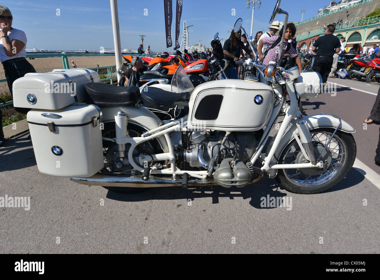 Bmw motorcycle with sidecar Banque de photographies et d’images à haute ...