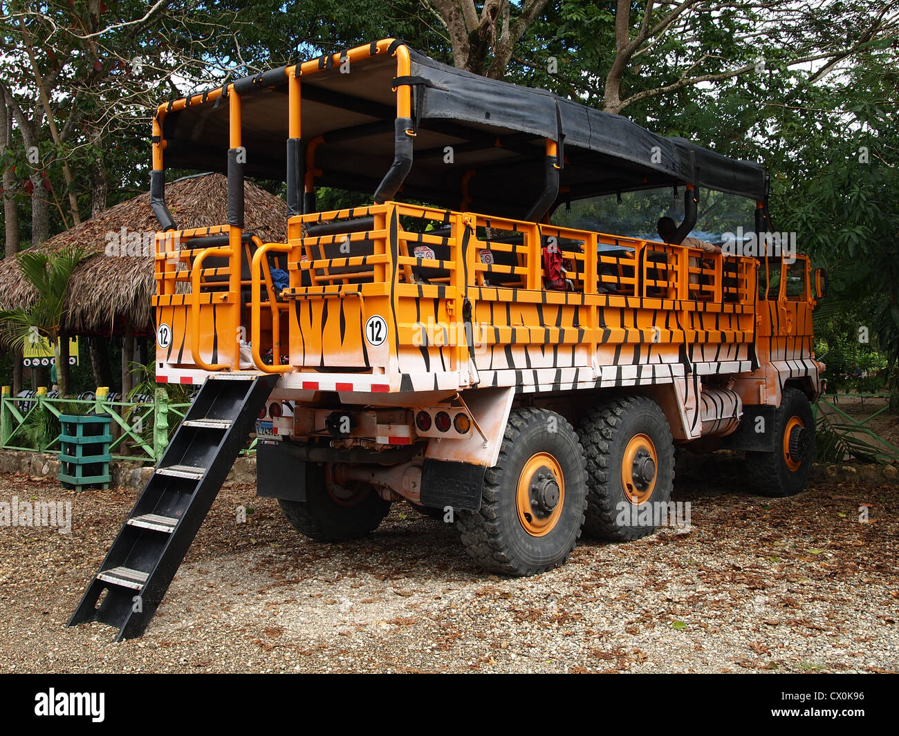 Vehicle safari truck lorry Banque de photographies et d’images à haute ...