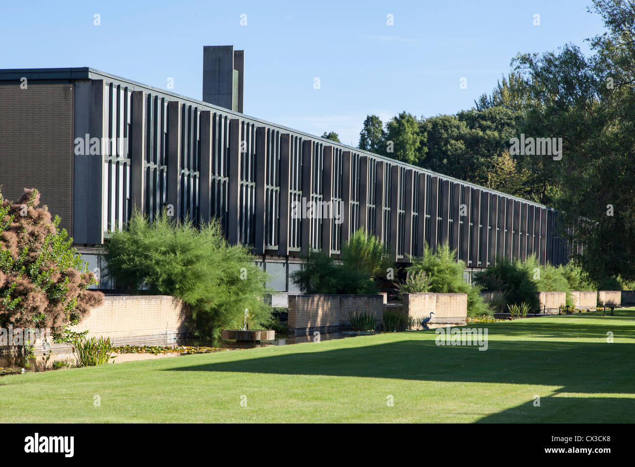 St Catherine's College, Oxford, construit en 1962 et conçu par Arne ...
