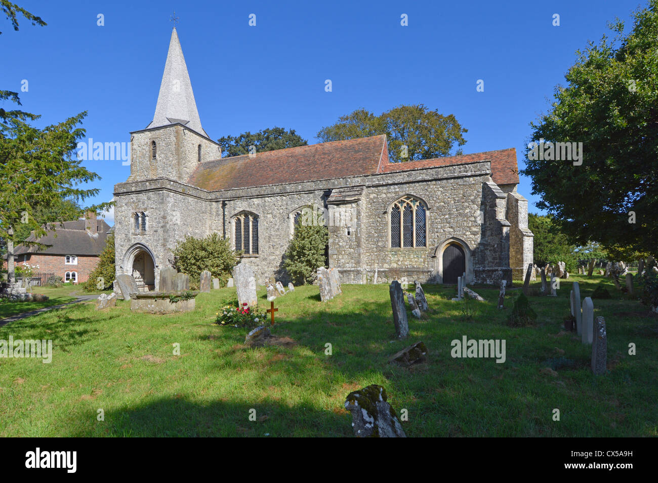 église de village de pluckley Banque de photographies et d’images à ...