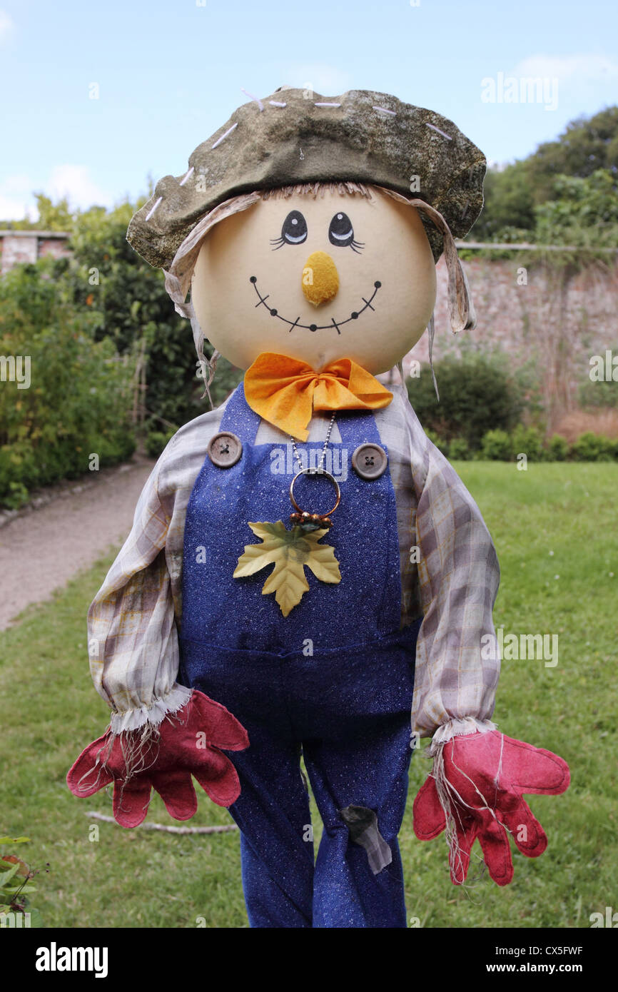 Épouvantail De Jardin Banque d'image et photos - Alamy