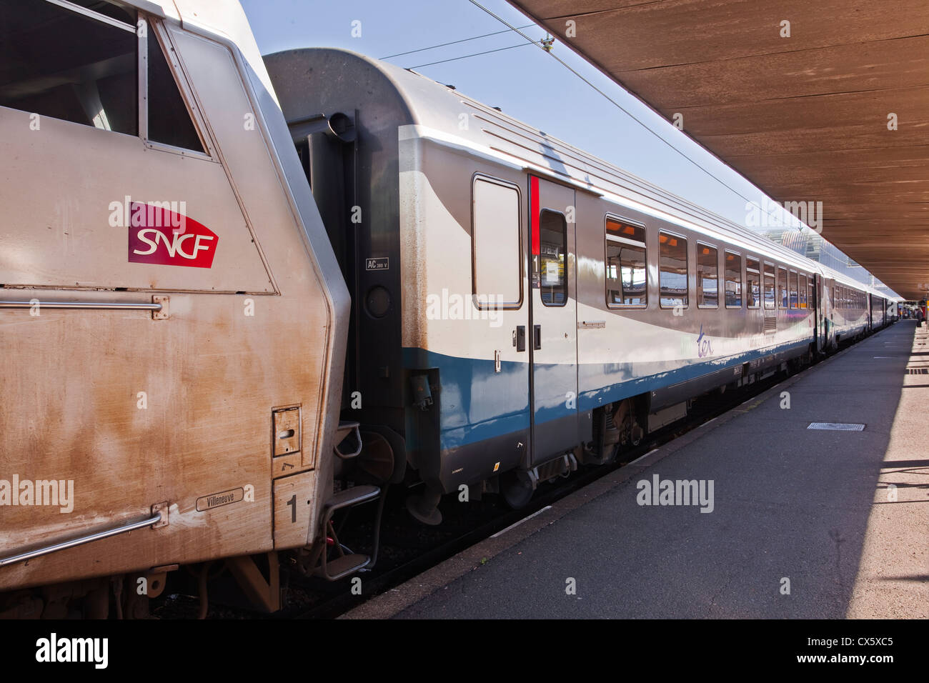 Sncf rails train Banque de photographies et d’images à haute résolution ...