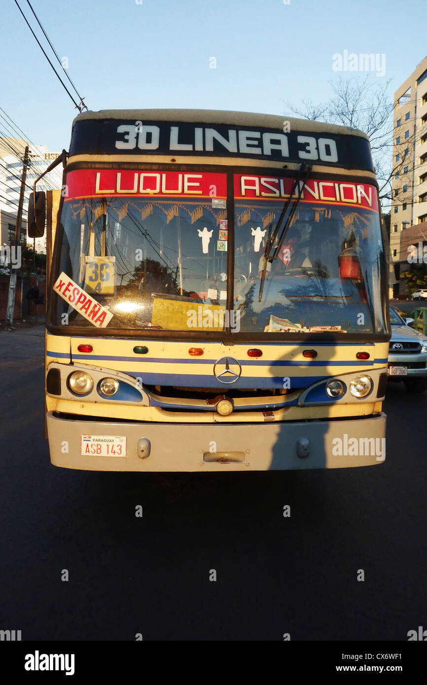 Paraguay asuncion bus Banque de photographies et d’images à haute résolution - Alamy