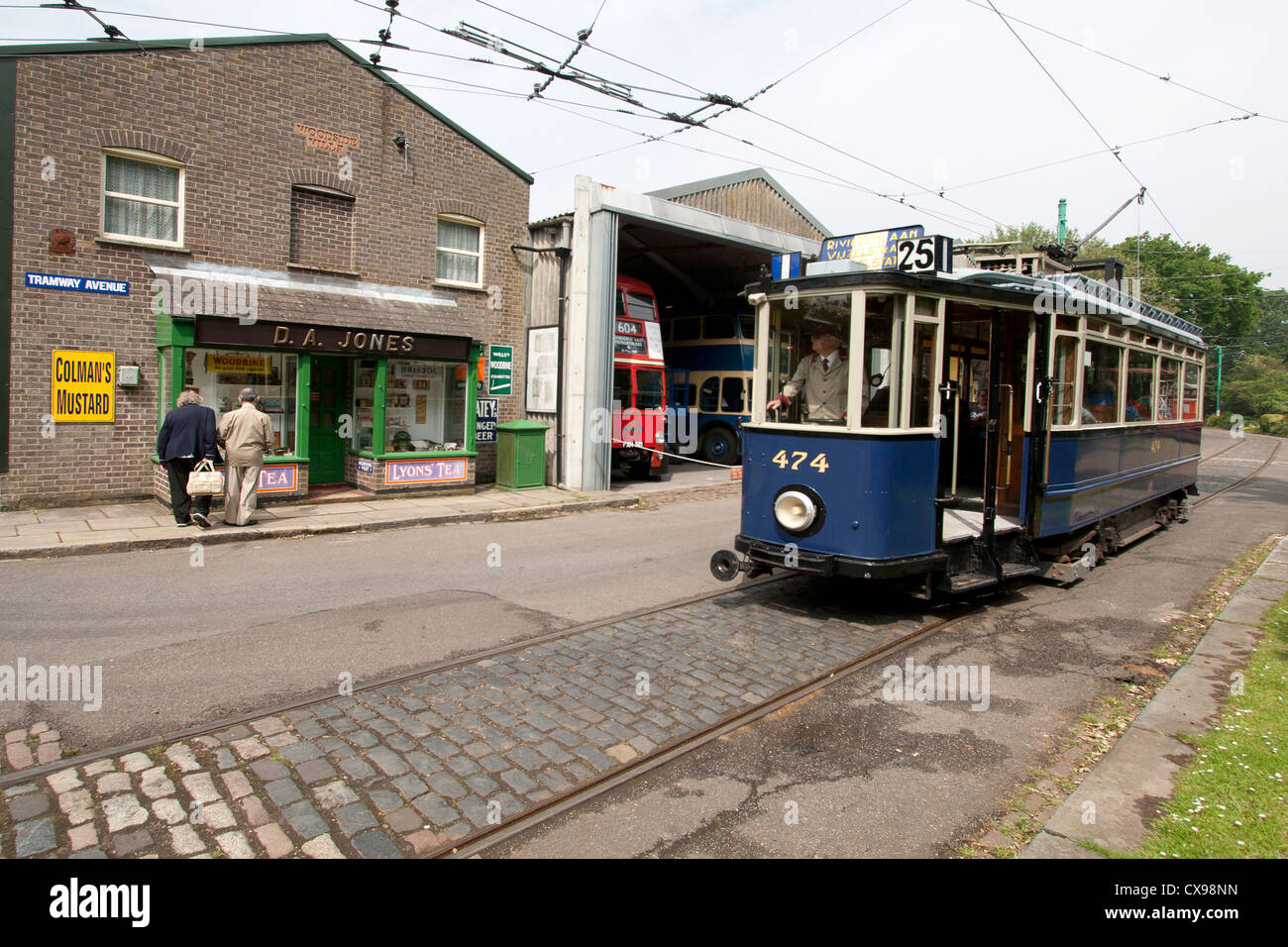 1920s tram Banque de photographies et d’images à haute résolution - Alamy