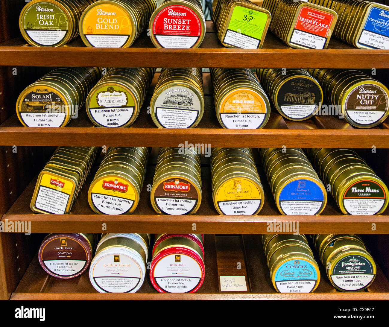 Tobacco Products Shop Banque d'image et photos - Alamy